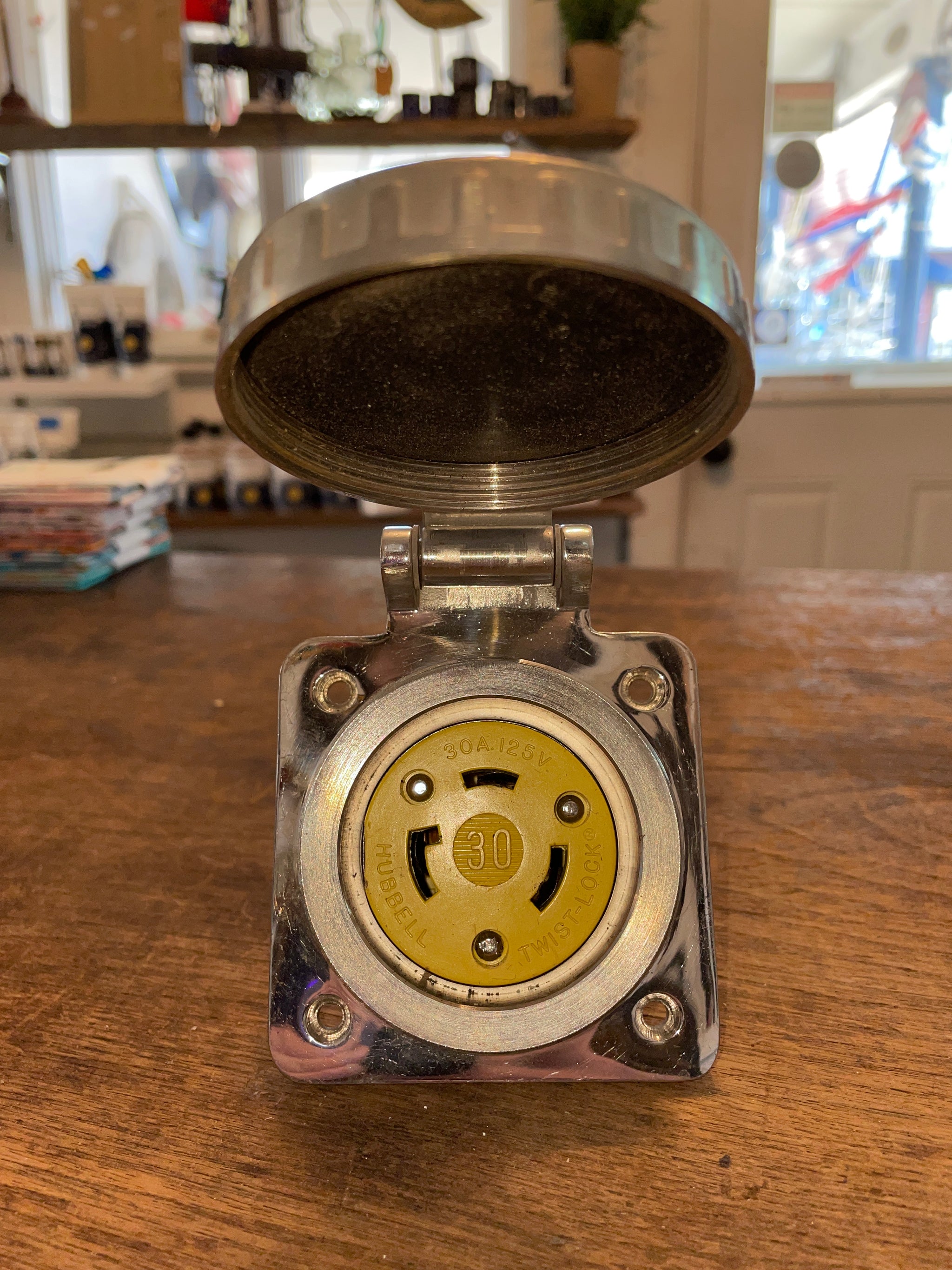 Hubbell 30A 125V Grounding Plug – Sailboat Parts